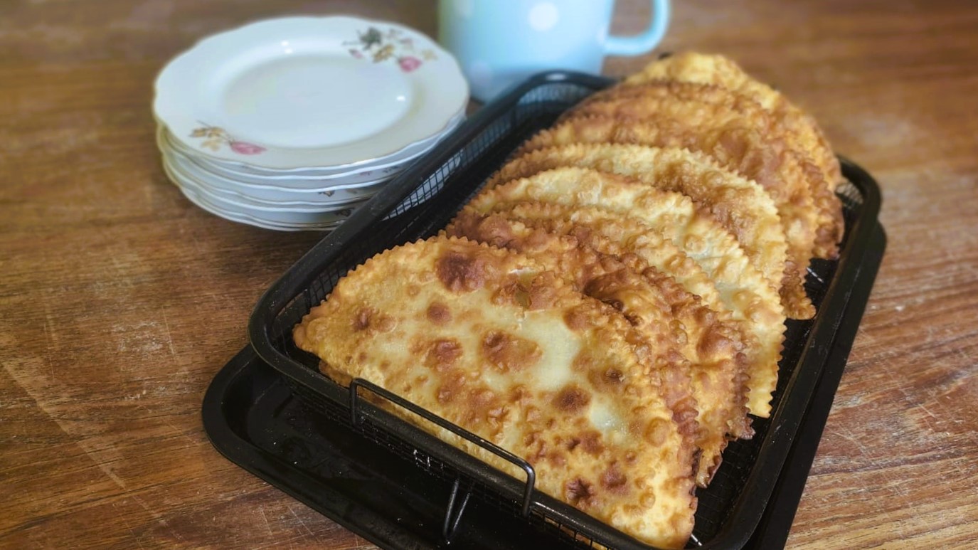 צ'יבורקי CHIBUREKI - בלושה